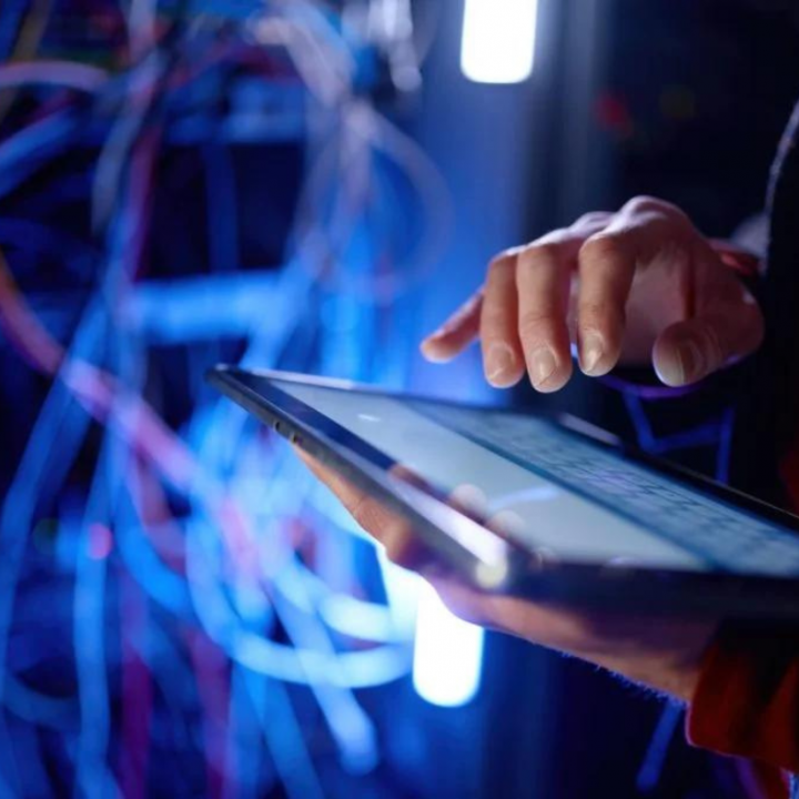 Humanware: El elemento humano en la tecnología - uciinformatica